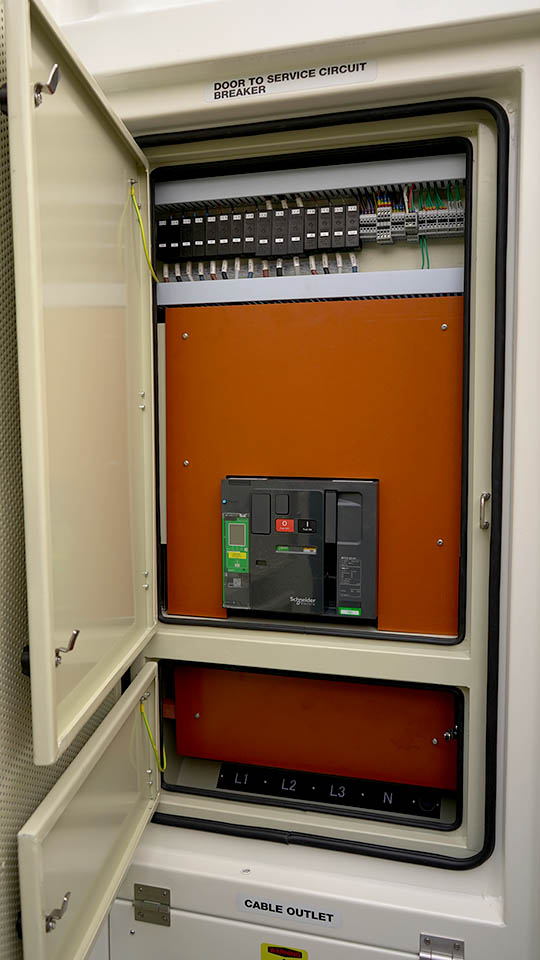 ACB vs. MCCB for Diesel Generators: Choosing the Right Circuit Breaker - Top One Power