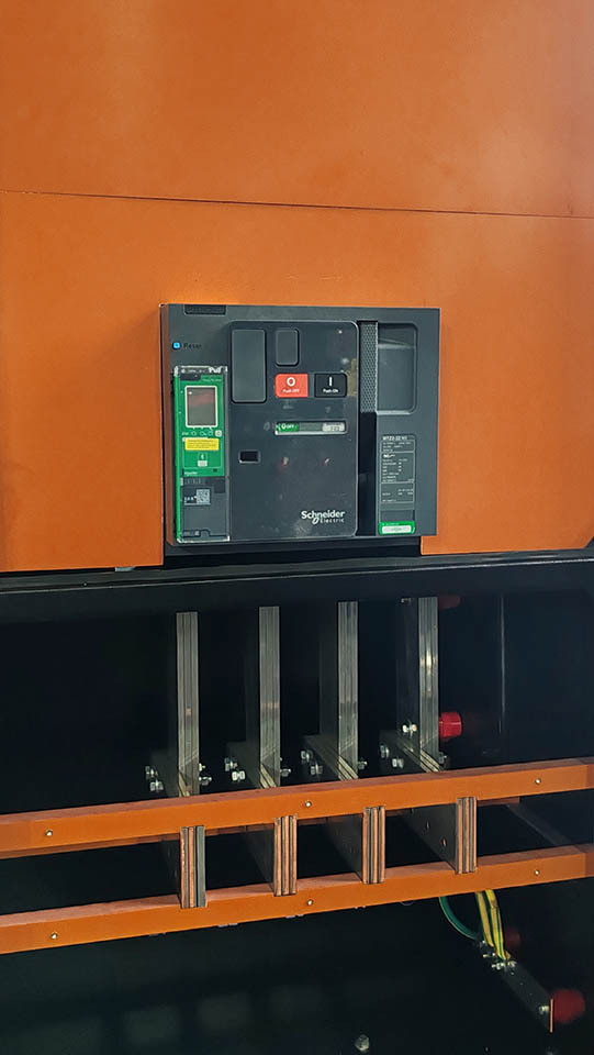 ACB vs. MCCB for Diesel Generators: Choosing the Right Circuit Breaker - Top One Power